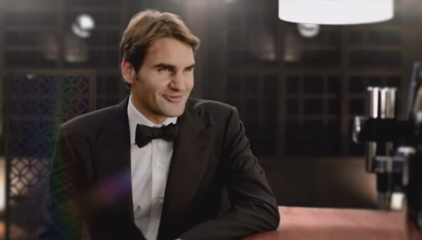 Roger Federer joue l'homme élégant dans la nouvelle pub des machines à ...