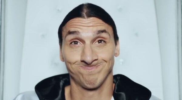 Zlatan Ibrahimovic dans la publicité TV Xbox One (Zlatan is #TheOne ...
