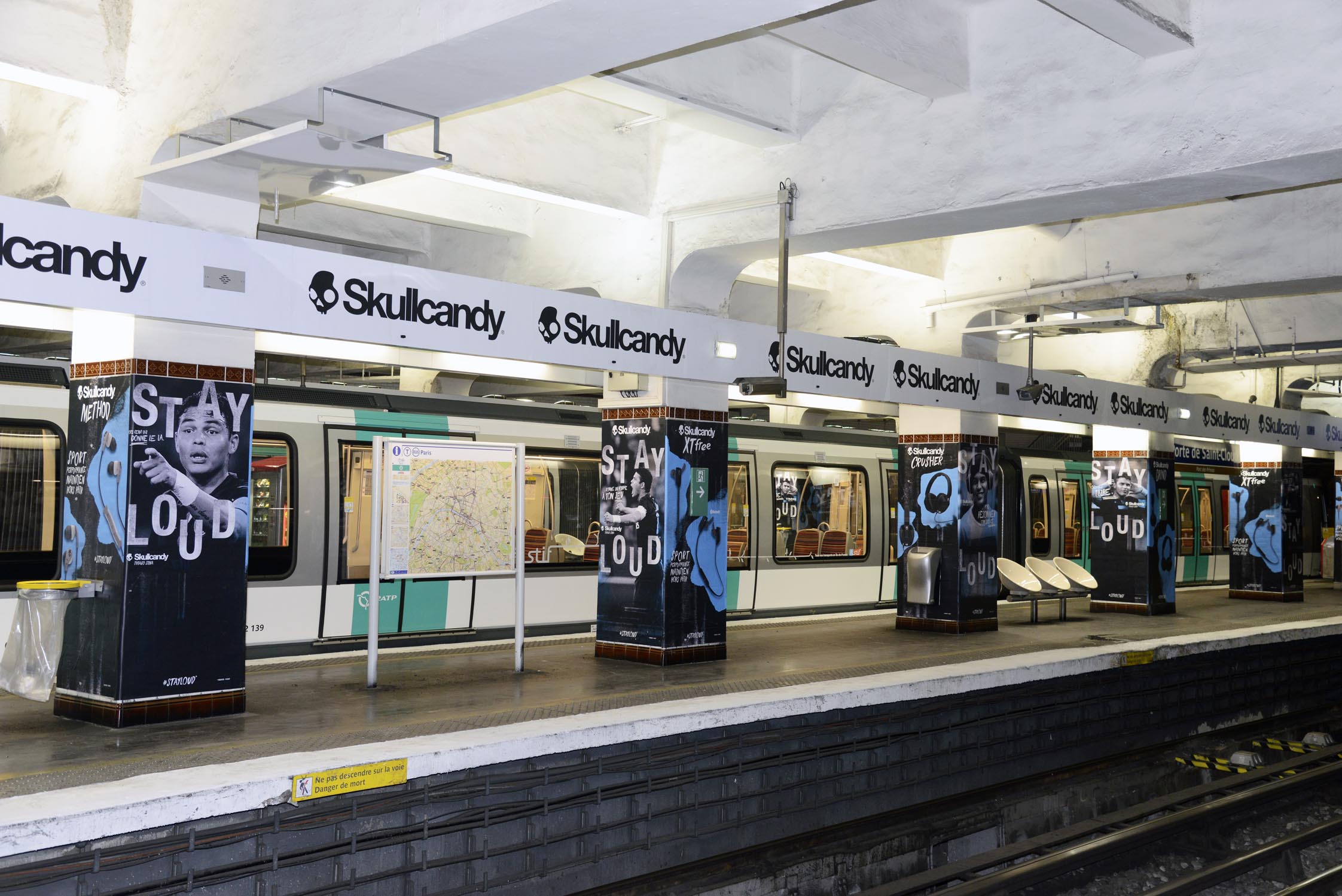 Skullcandy et Thiago Silva squattent la station de métro Porte de Saint ...
