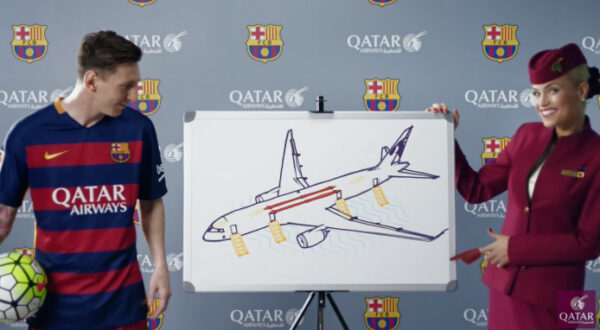 Qatar Airways revisite les consignes de sécurité d'un vol avec les ...