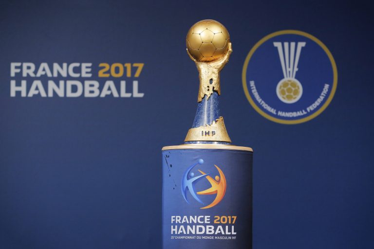 Un chèque de 100 000 dollars pour le vainqueur du Championnat du Monde ...