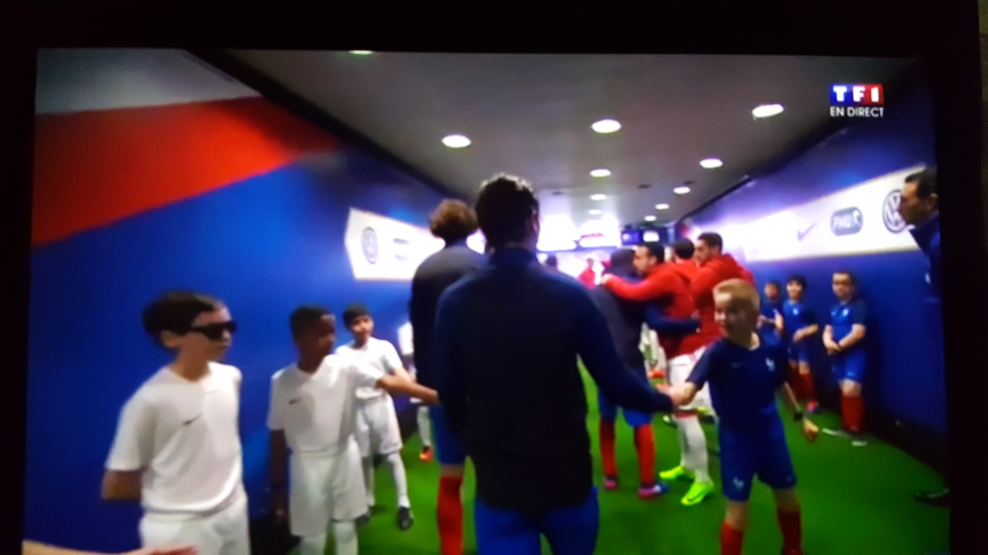 Crédit Agricole utilise Spectacles, lunettes caméra de Snapchat, lors ...