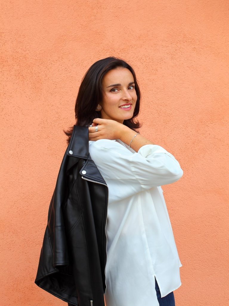 Marie Bochet, nouveau visage de L'Oréal Paris, défile à la Fashion Week ...
