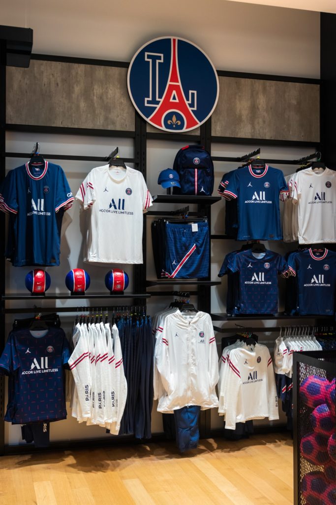 Le PSG ouvre une boutique permanente à Los Angeles avec Fanatics ...