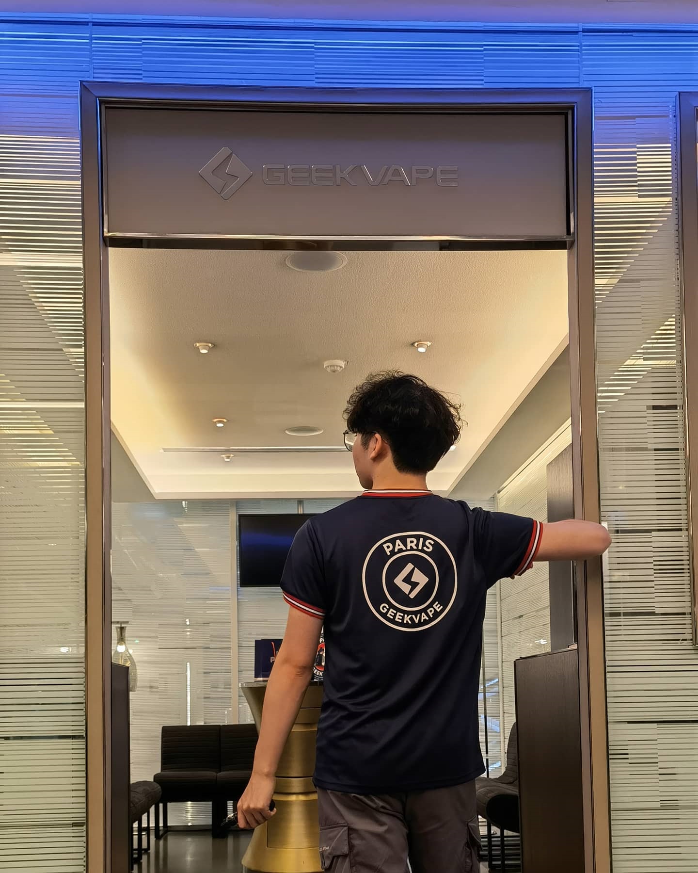 WTF : Geekvape dévoile ses cigarettes électroniques aux couleurs du PSG ...