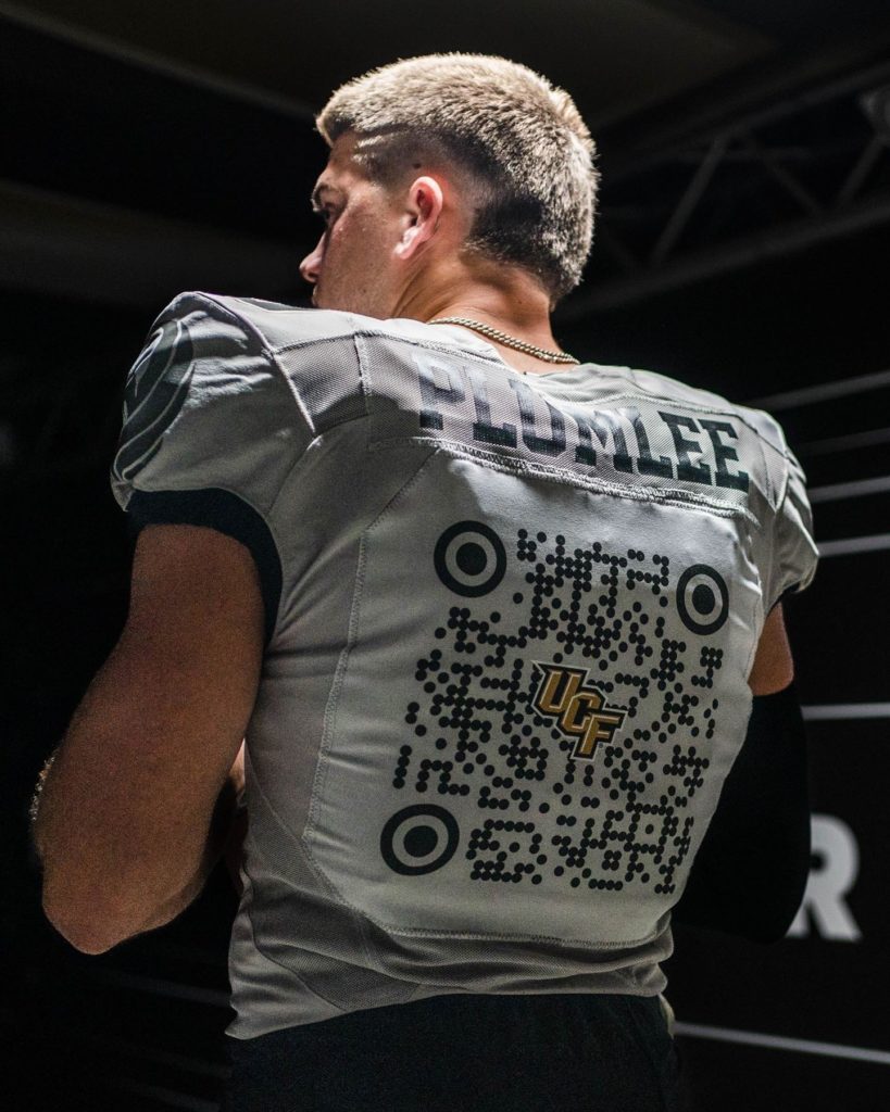 Des QR Codes floqués sur des maillots en remplacement des numéros des ...