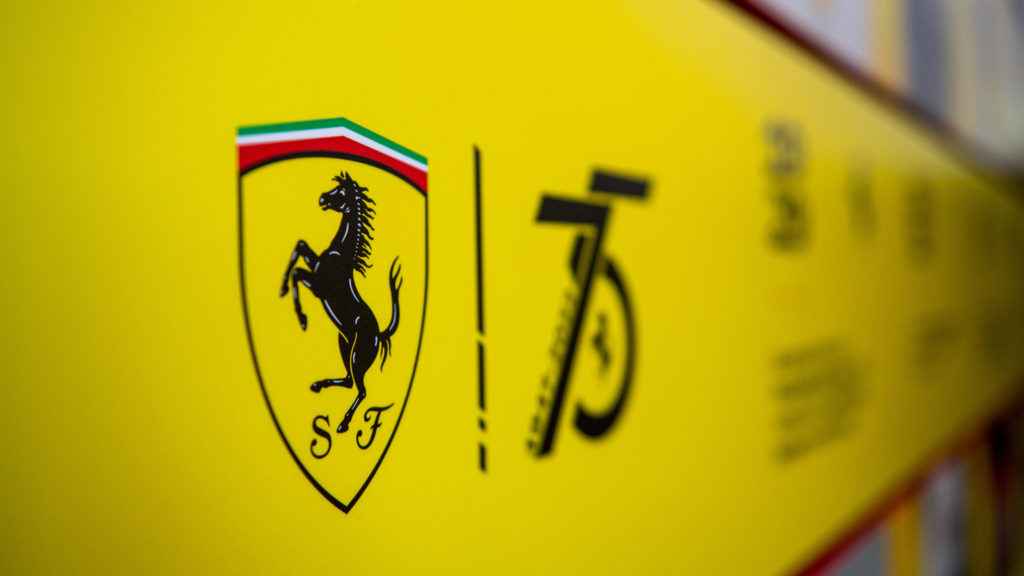 F1 - Monoplaces, produits dérivés,... la Scuderia Ferrari en jaune pour ...