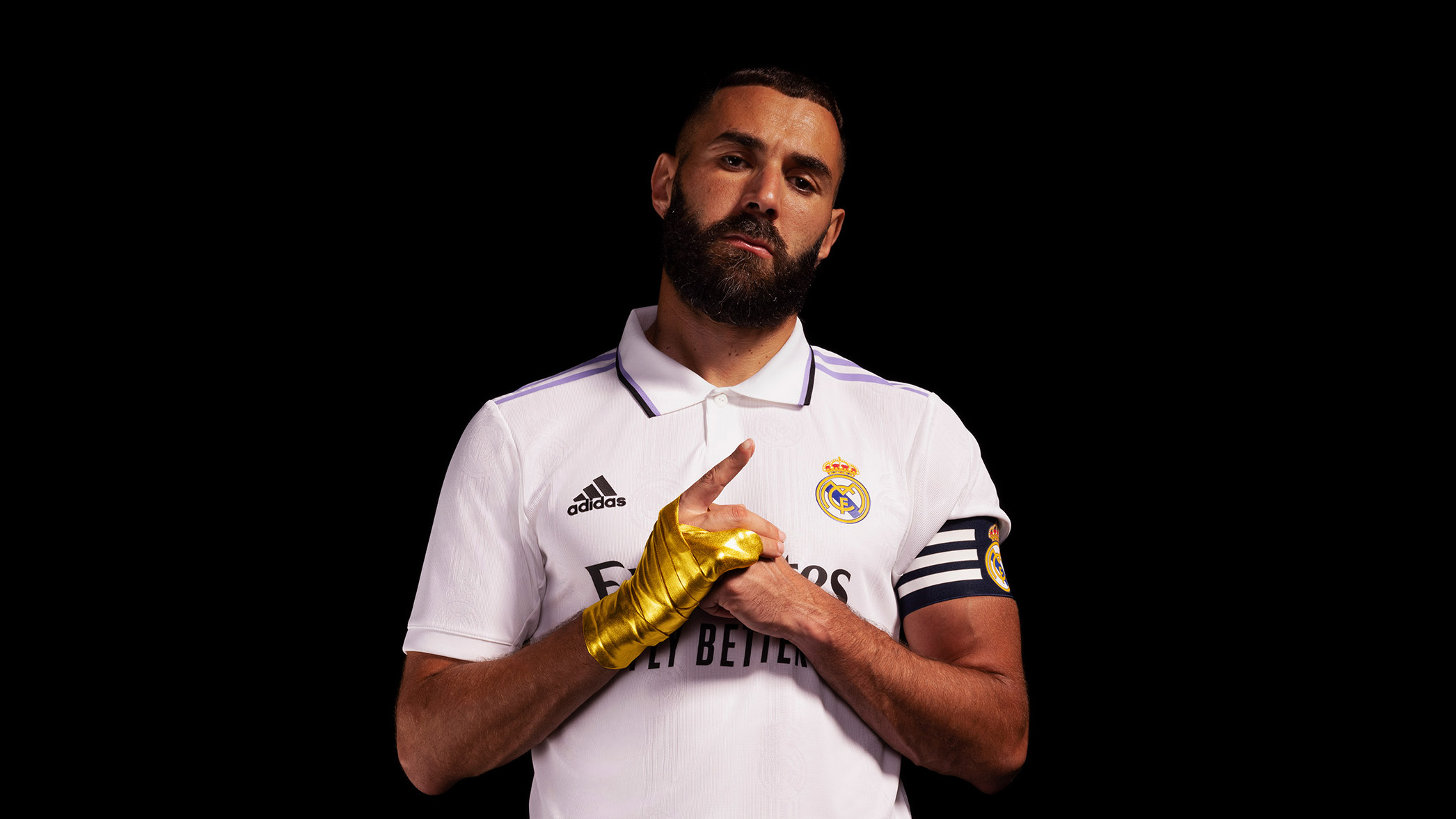 Publicité, chaussures, maillot... Comment adidas célèbre le Ballon d'Or ...