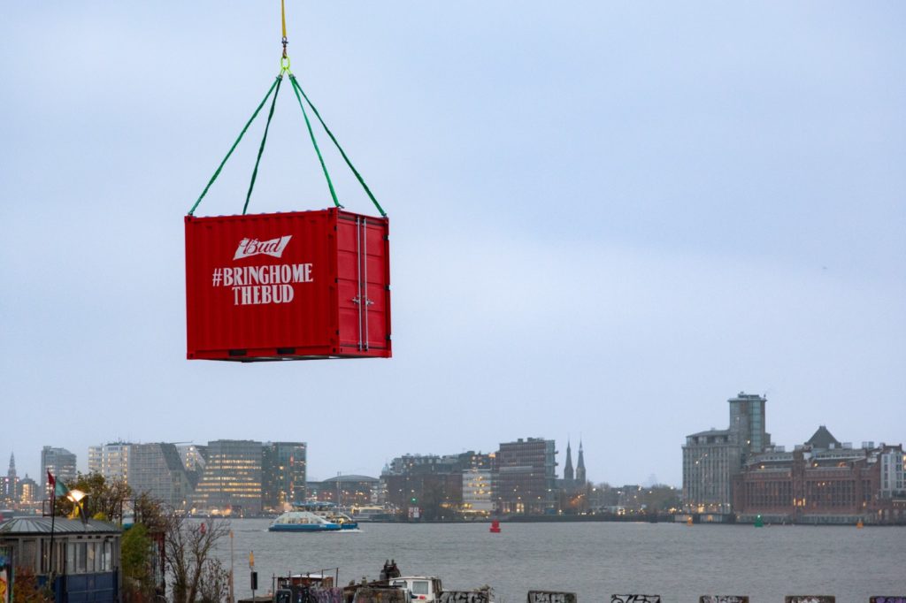 Qatar 2022 - La marque de bière Budweiser passe en mode # ...