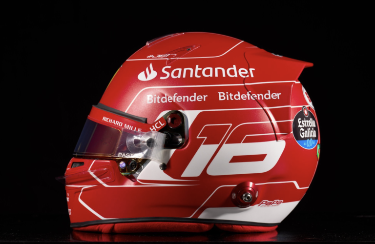 Formule 1 - Les 10 voitures et les 20 casques des pilotes de la saison ...