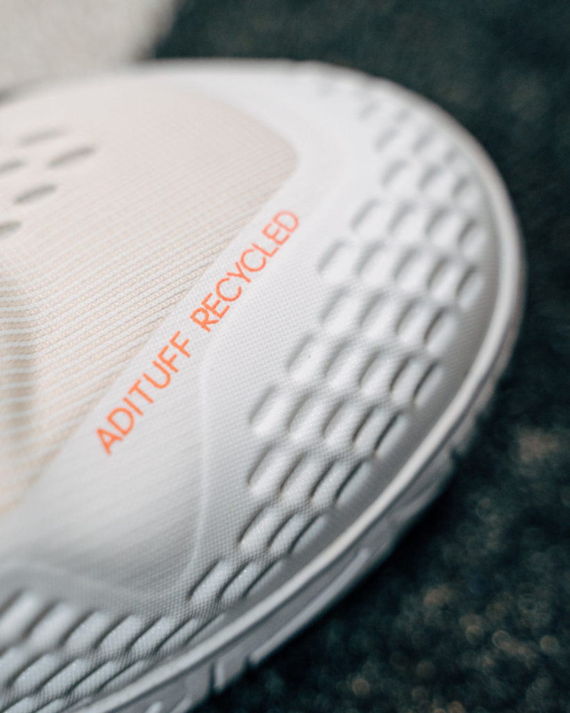 Shopping : Focus sur la chaussure de tennis "adizero Cybersonic" d ...