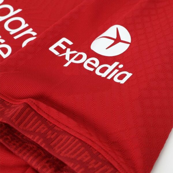 Sponsoring - Expedia prolonge avec Liverpool FC jusqu'en 2027 - Sport ...