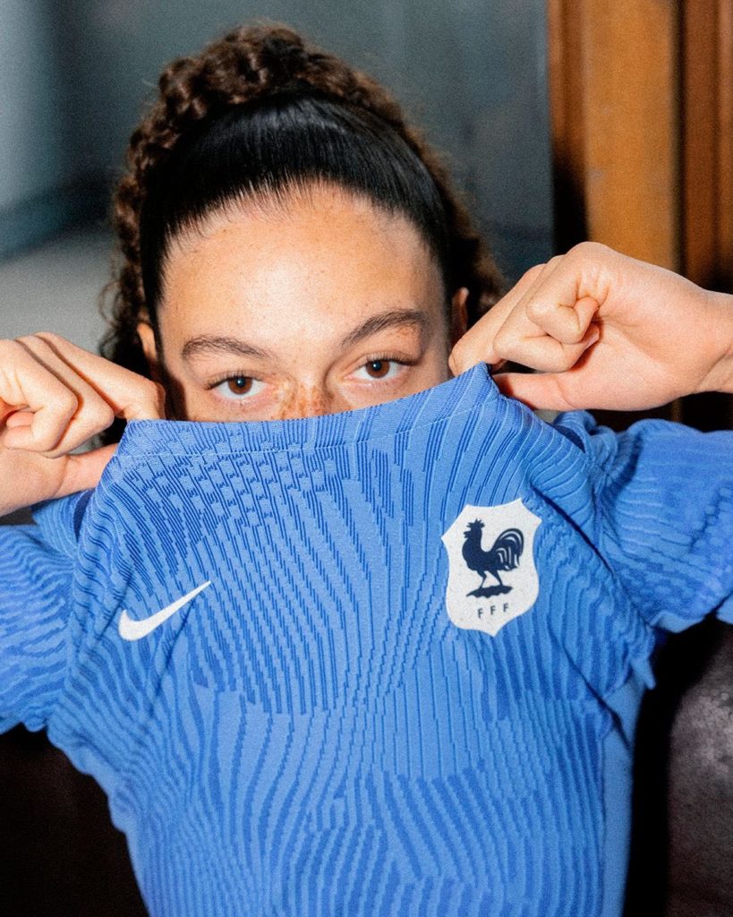 Nike dévoile les nouveaux maillots de l'Equipe de France féminine pour la Coupe du Monde de ...