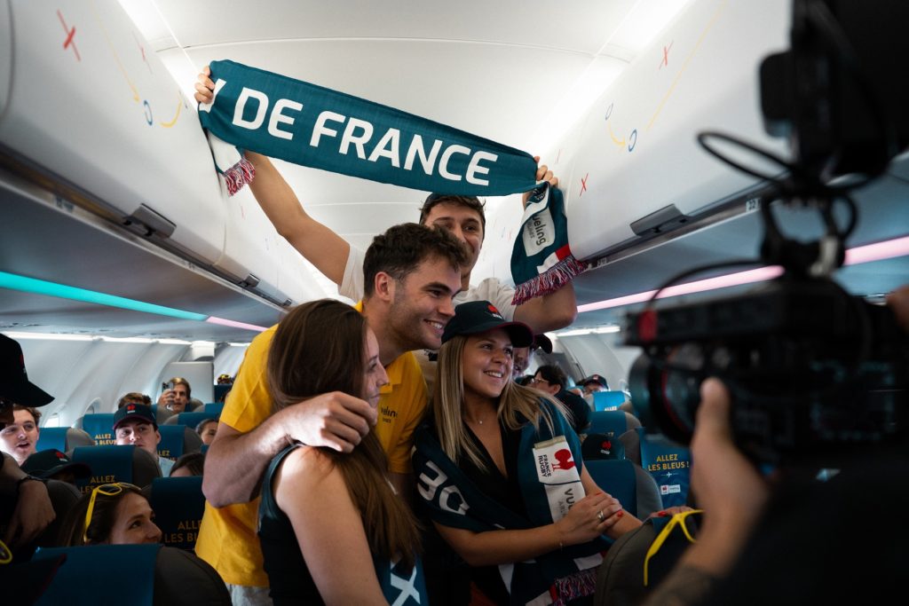 [On a testé] L'activation "bodega dans les airs" de Vueling avec Damian ...