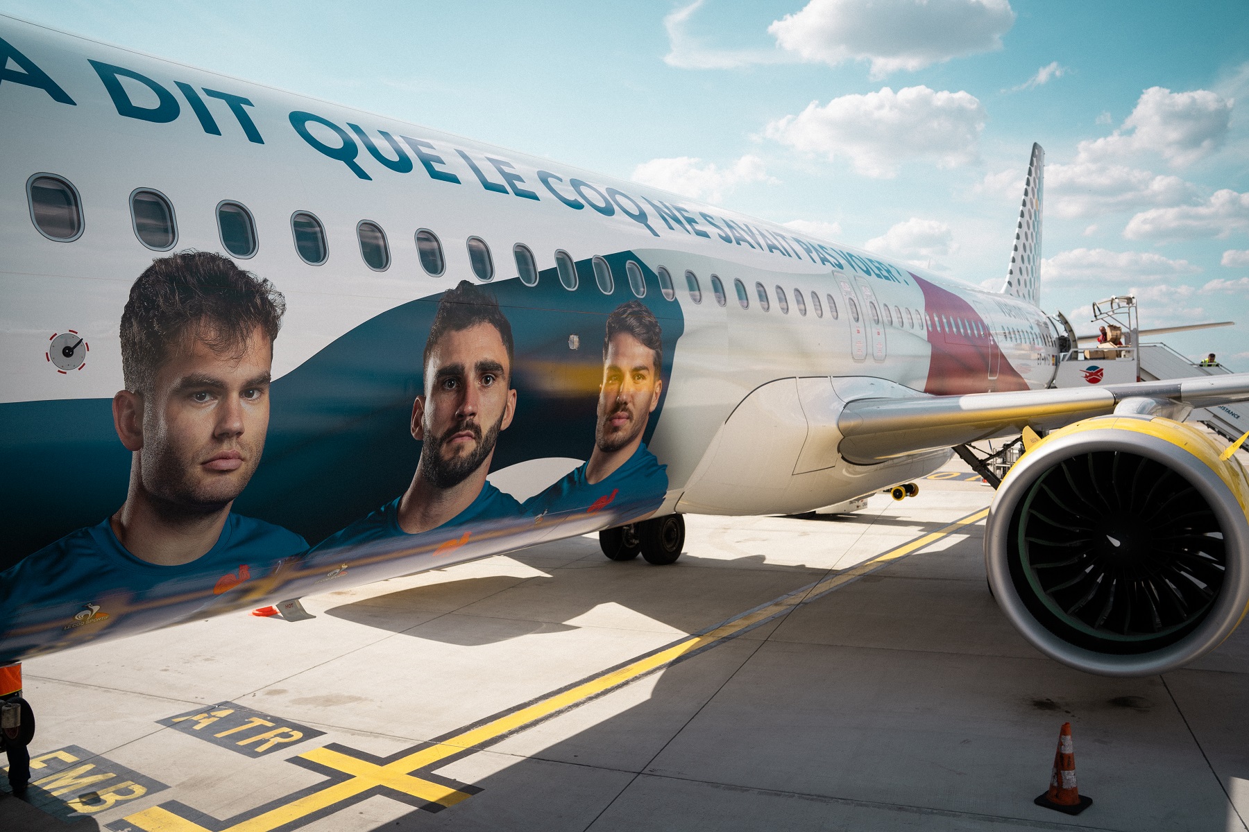 [On a testé] L'activation "bodega dans les airs" de Vueling avec Damian ...