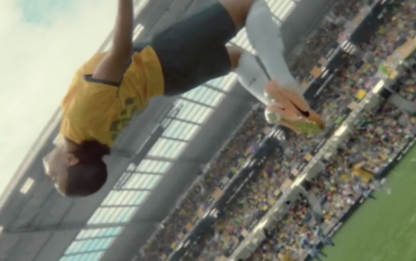 La publicité "Flip the Game" de Nike avec la joueuse Sam Kerr à l ...