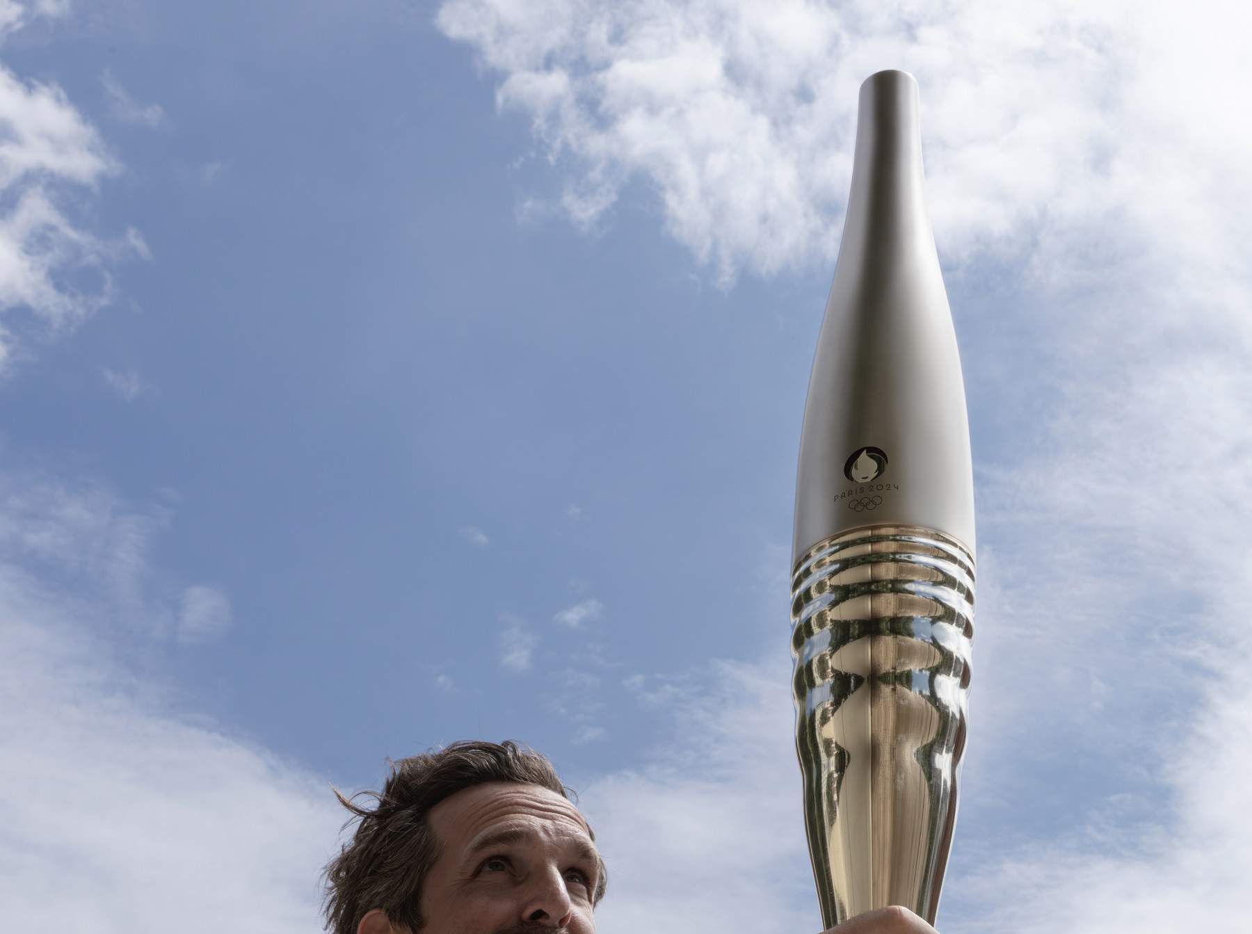 Paris 2024 dévoile la Torche des Jeux Olympiques et Paralympiques, quel ...