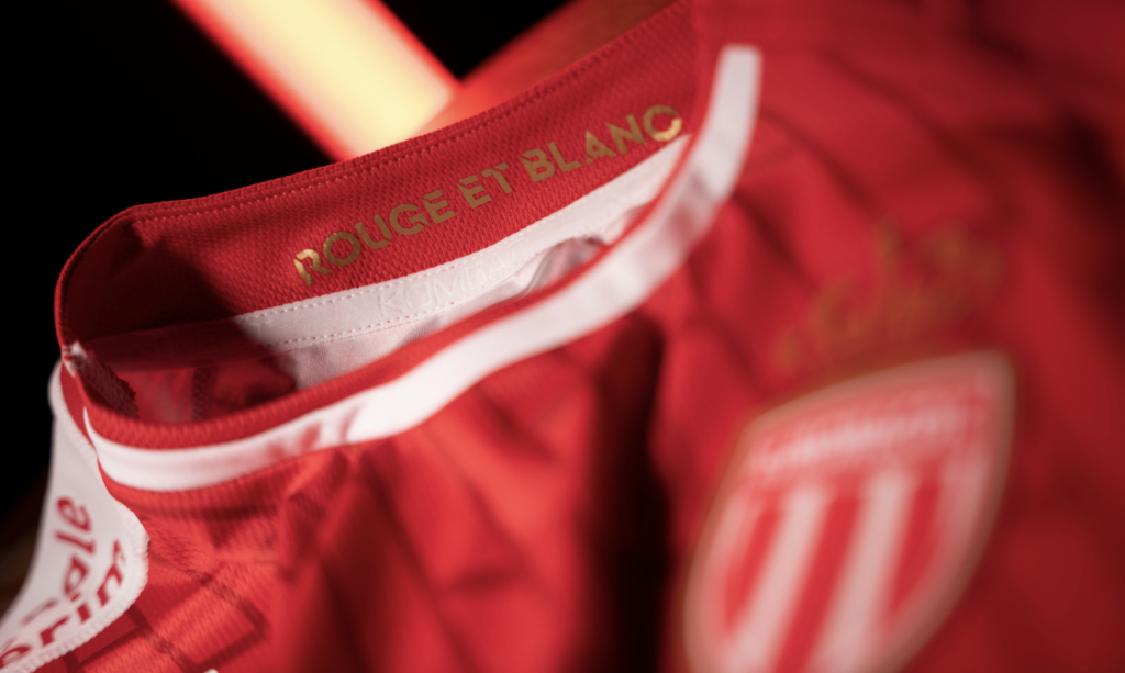 "Visit Monaco" sponsor face du nouveau maillot de l'AS Monaco 2023-2024 ...