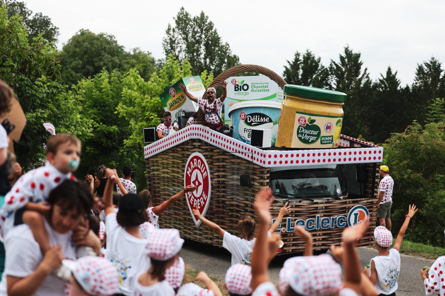 Les marques et institutions de la Caravane Publicitaire du Tour de ...