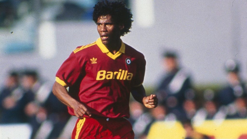 adidas dévoile le nouveau maillot domicile de l'AS Roma pour la saison ...