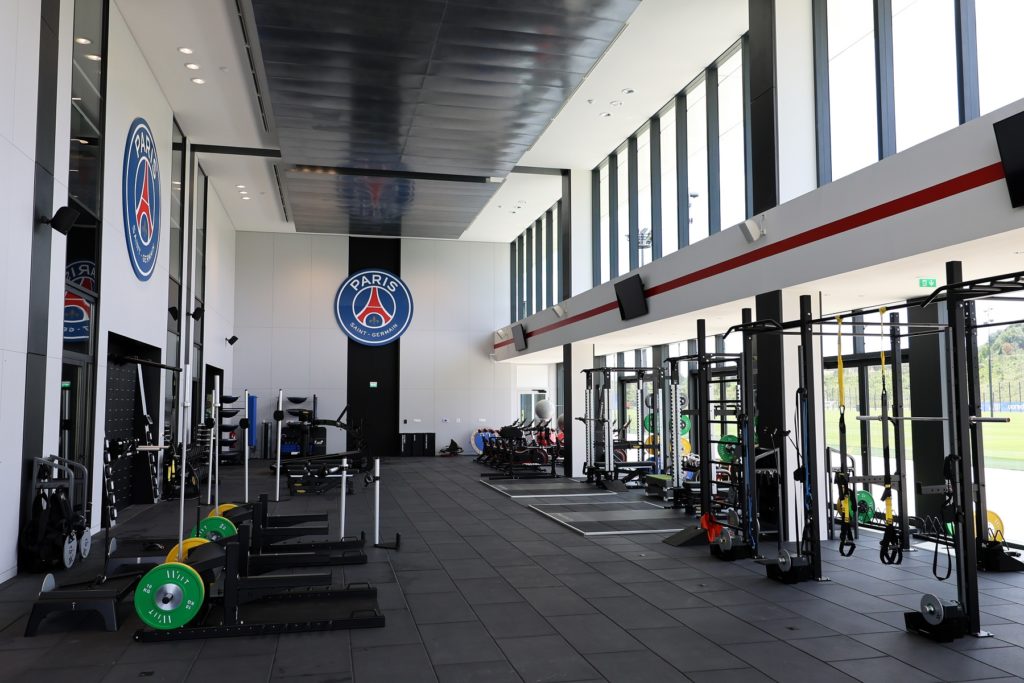 Visite du nouveau centre d'entraînement du PSG à Poissy (vidéo drone et ...