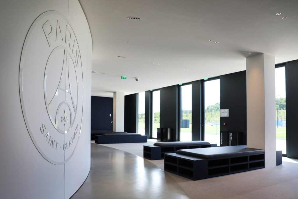 Visite du nouveau centre d'entraînement du PSG à Poissy (vidéo drone et ...