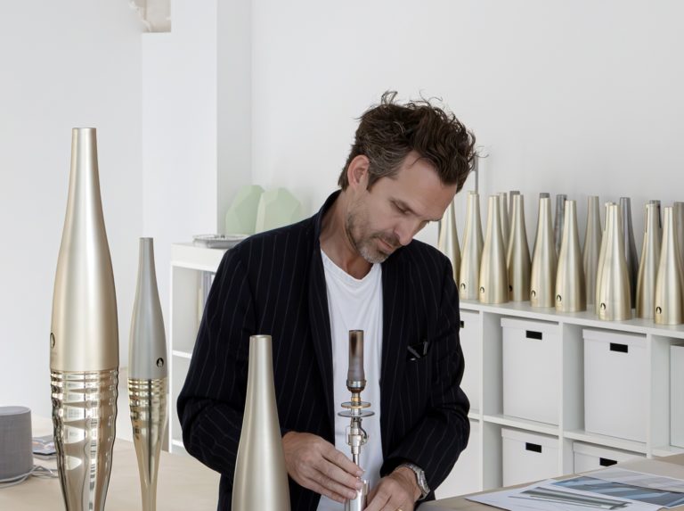 Paris 2024 dévoile la Torche des Jeux Olympiques et Paralympiques, quel ...