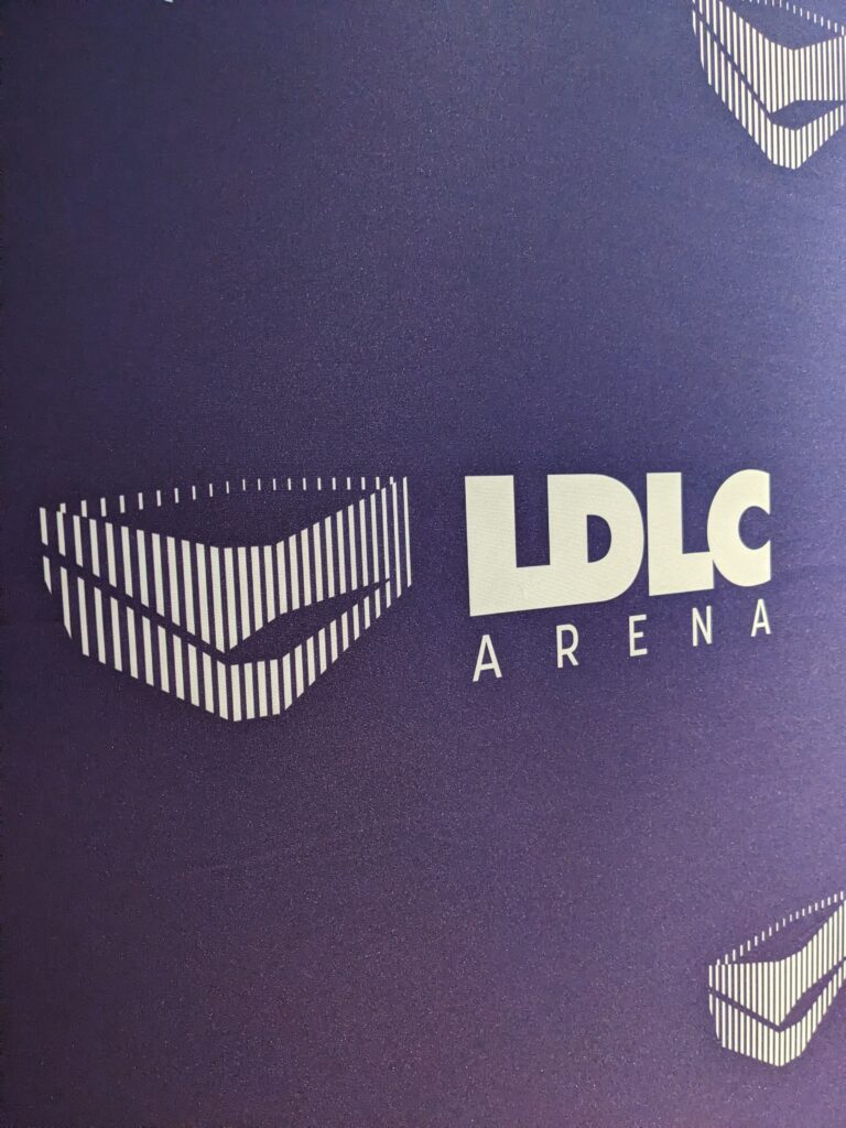 Tony Parker et Xavier Pierrot nous font visiter le chantier de la LDLC ...