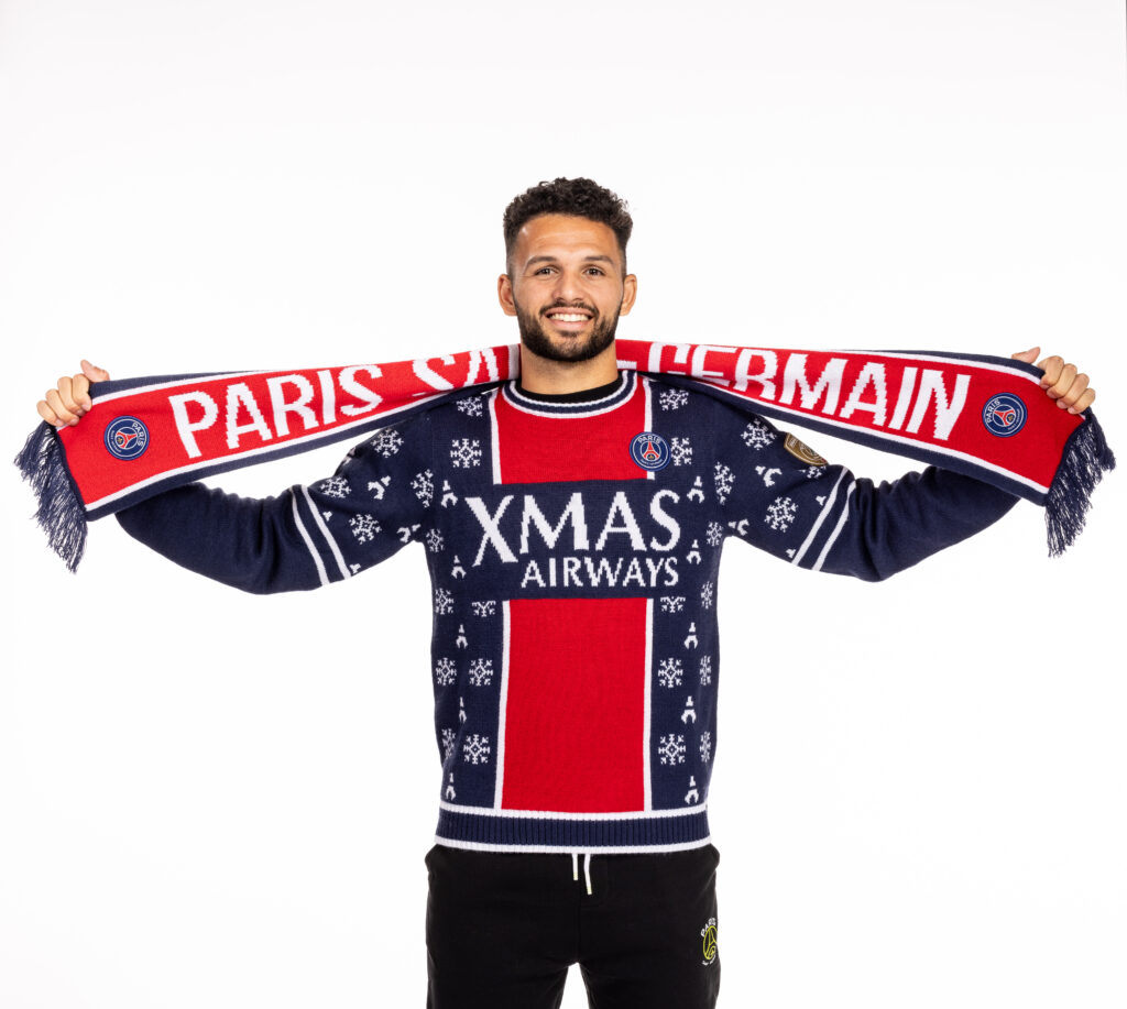 Le Paris Saint-Germain dévoile son pull de Noël "XMAS AIRWAYS" pour ...