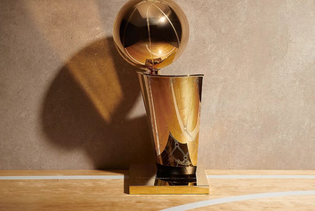 Voici les différents trophées du « NBA In-Season Tournament » fabriqués ...