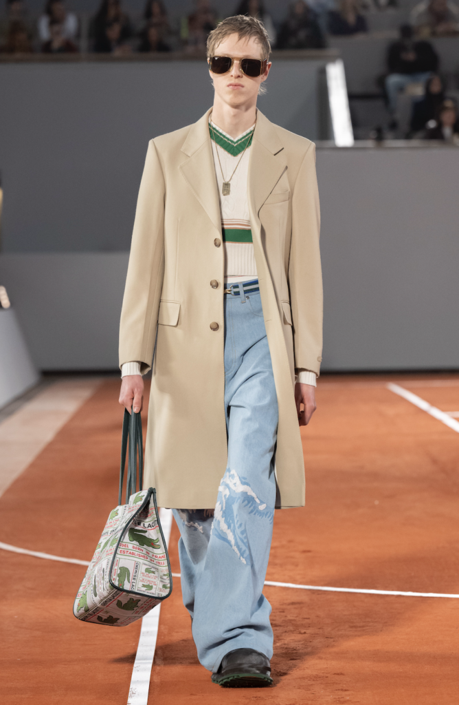 Lacoste rend hommage à son fondateur avec un défilé à Roland-Garros ...