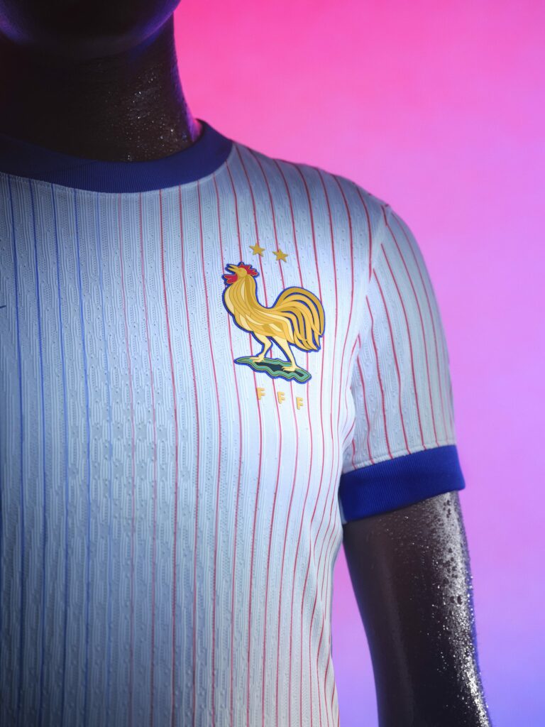 Nike dévoile les nouveaux maillots de l'Equipe de France de football pour l'UEFA Euro 2024 ...