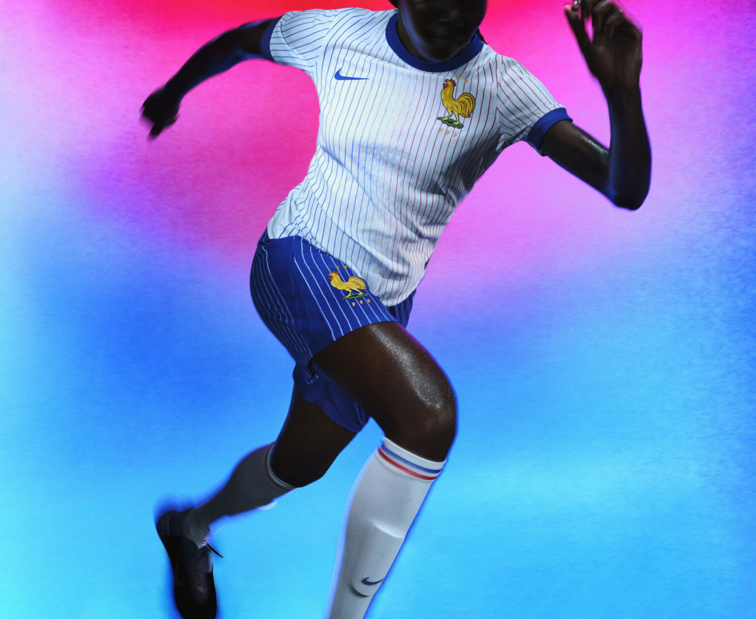 Nike dévoile les nouveaux maillots de l'Equipe de France de football pour l'UEFA Euro 2024 ...