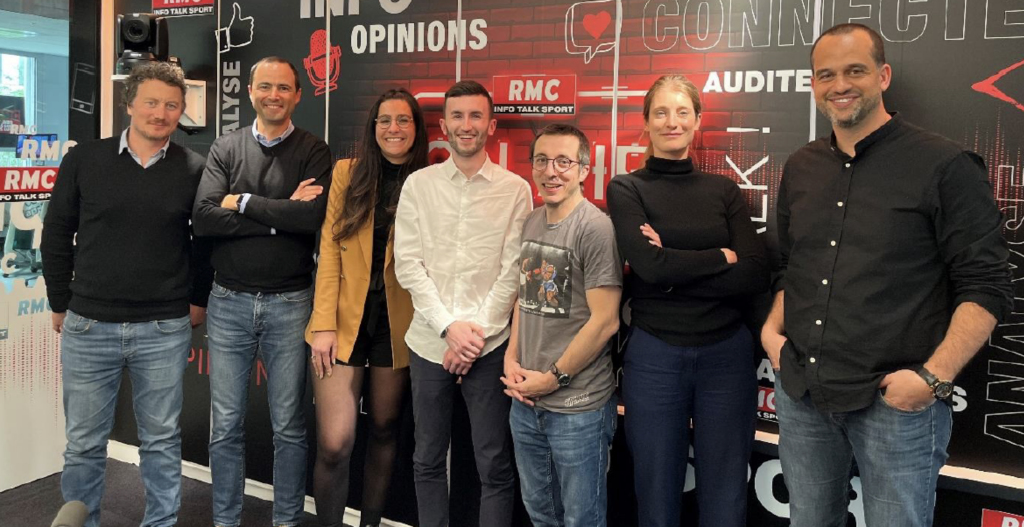 Un étudiant journaliste de 23 ans remporte une bourse et rejoint RMC ...