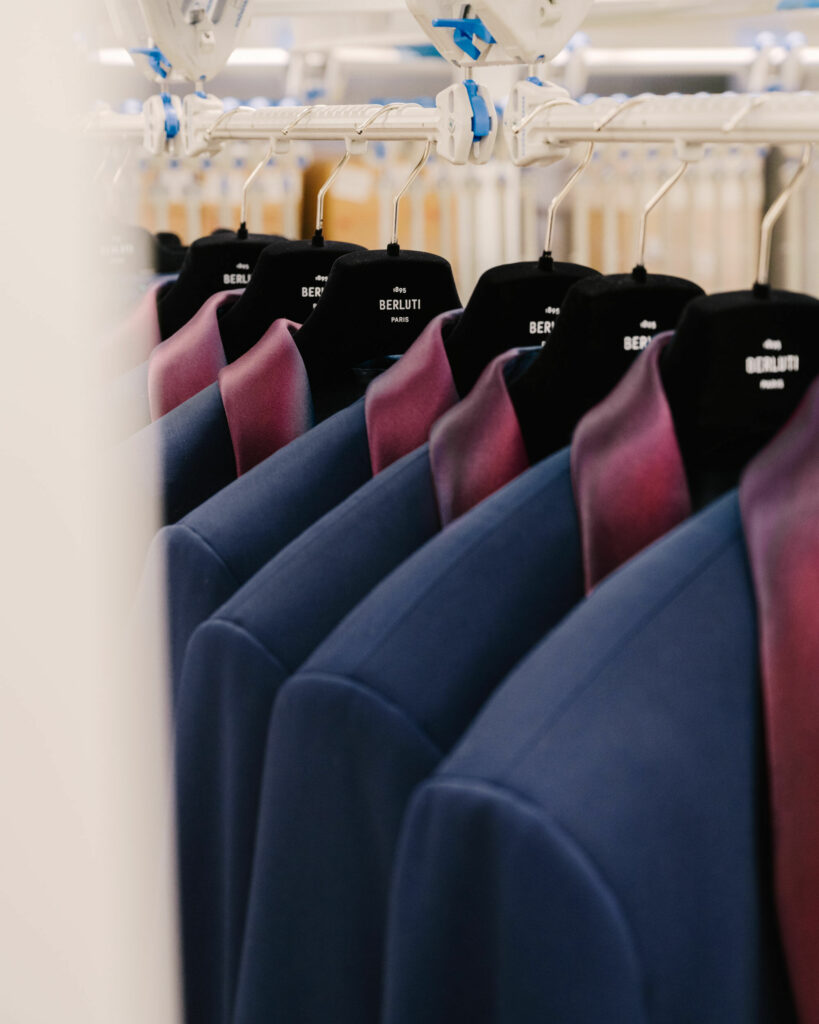 Paris 2024 - Berluti dévoile les tenues des Cérémonies d'Ouverture de l'Equipe de France pour ...