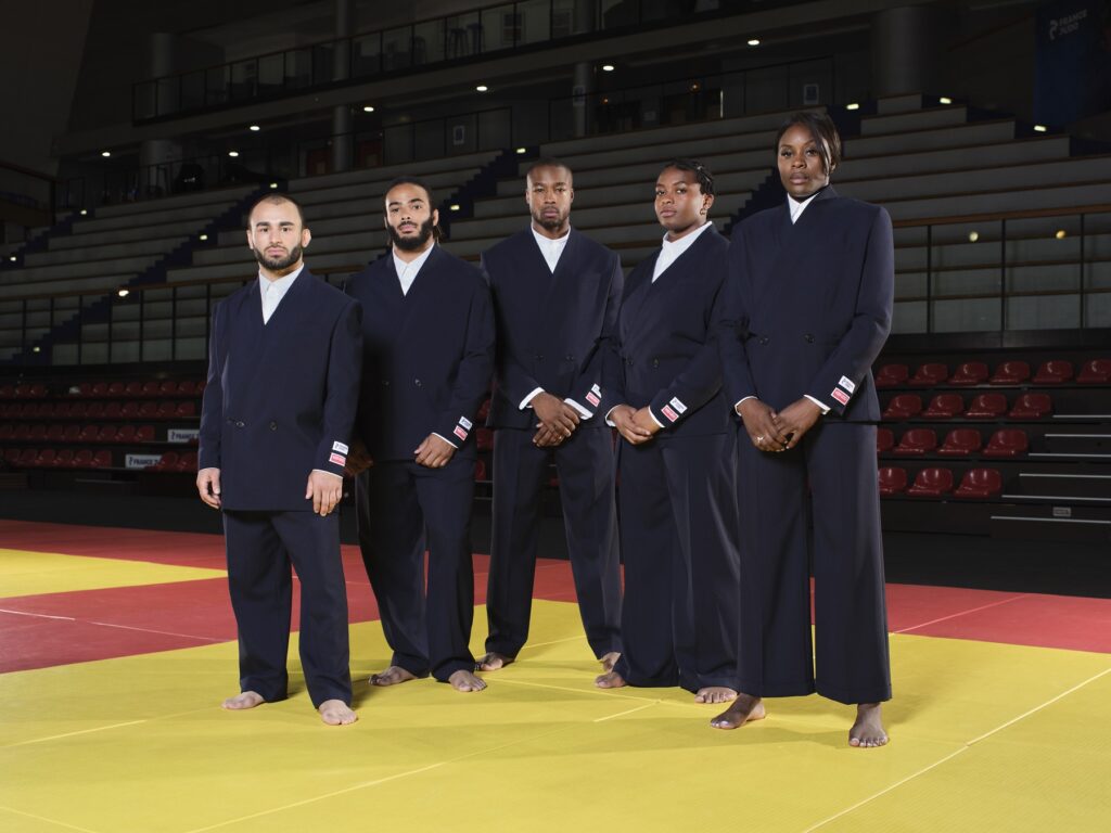 Kenzo dévoile un kimono pour l’Équipe de France de judo - Sport Buzz ...
