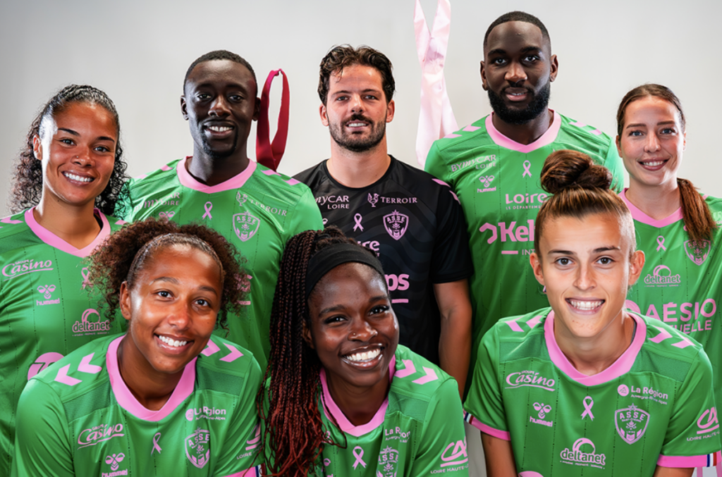 Le maillot vert et rose de l’ASSE pour Octobre Rose - Sport Buzz Business